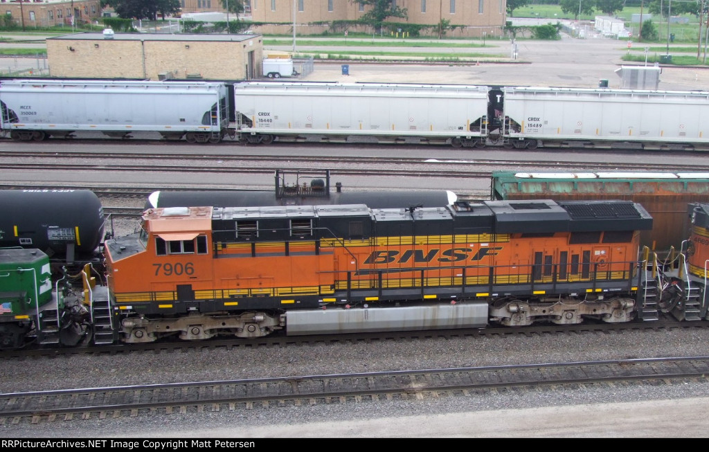 BNSF 7906